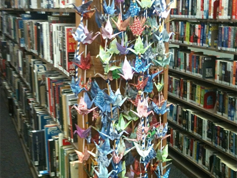 1000 Cranes at the Dormont Library in Pittsburgh, Pennsylvania | Magyan ...